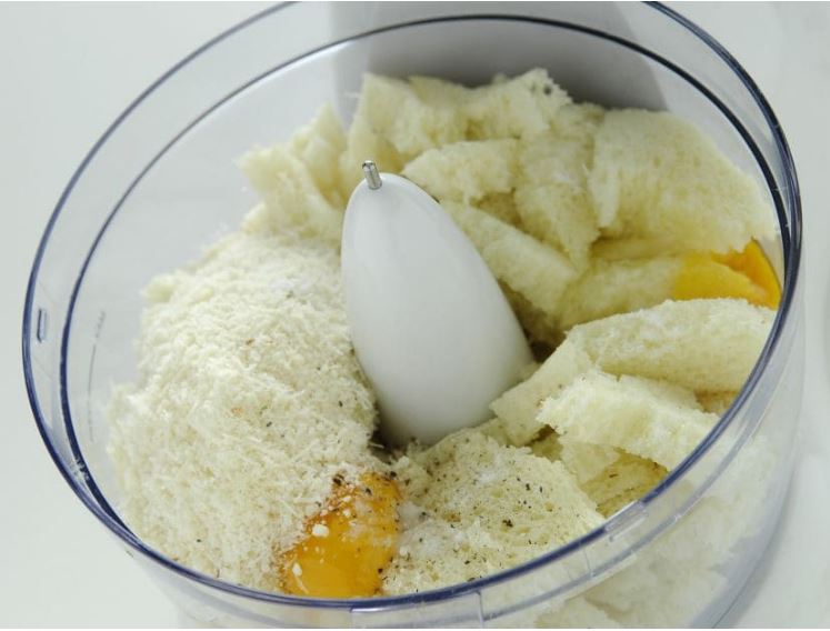 Qofte me bukë dhe erëza - Neps.al