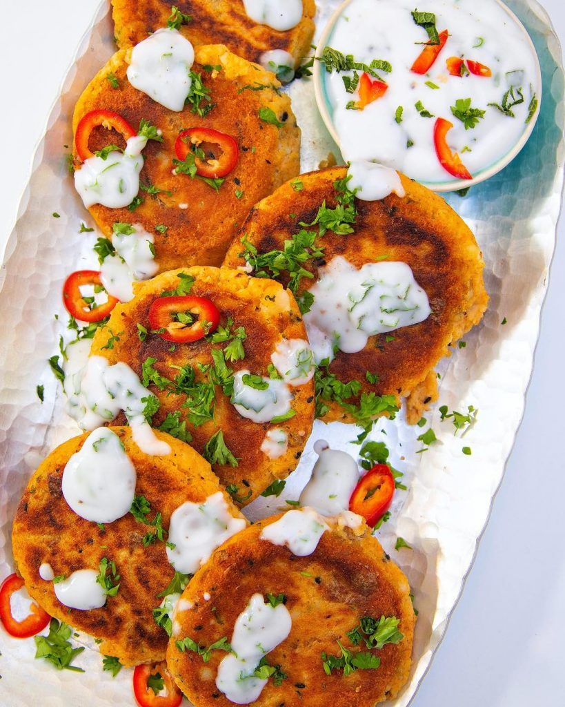 Pite patatesh me erëza të freskëta. Shije speciale! - Neps.al