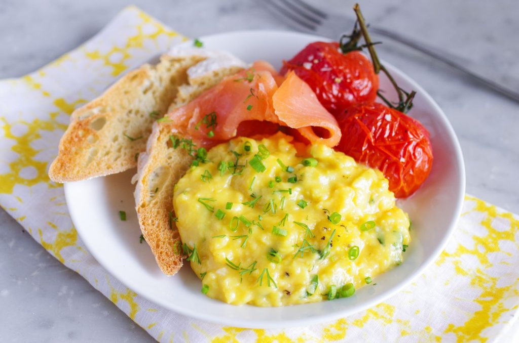 Për mëngjes, vezë përshesh me erëza - Neps