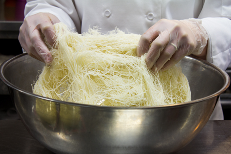 Khanef: Receta e ëmbëlsirës tradicionale nga Lindja e Mesme - Neps.al