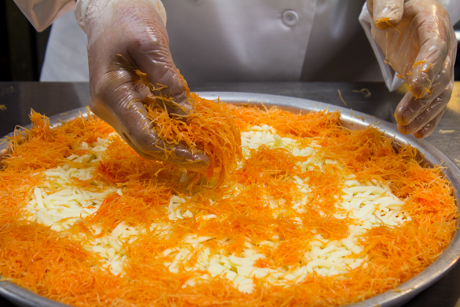 Khanef: Receta e ëmbëlsirës tradicionale nga Lindja e Mesme - Neps.al