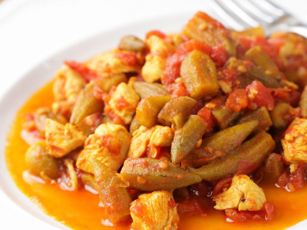 Bamje me mish pule, një nga recetat më të dashura të sezonit - Neps.al